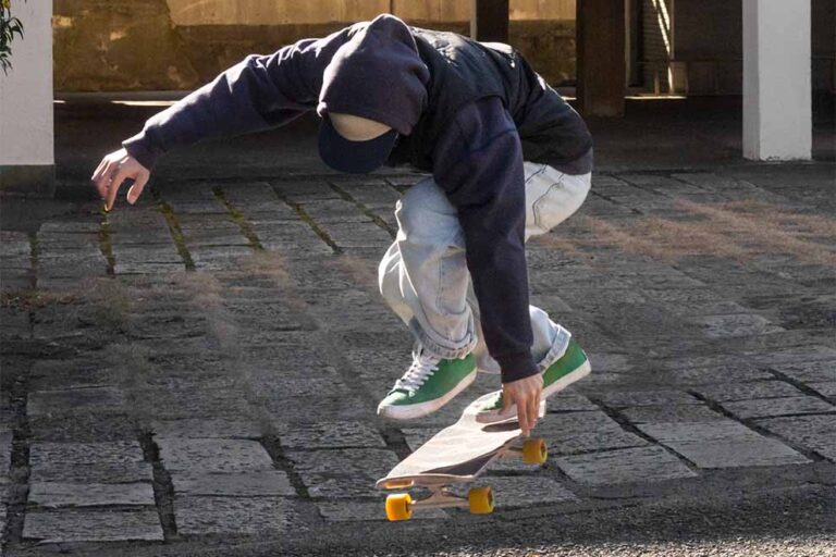 Conheça as 9 principais manobras de skate para praticar!